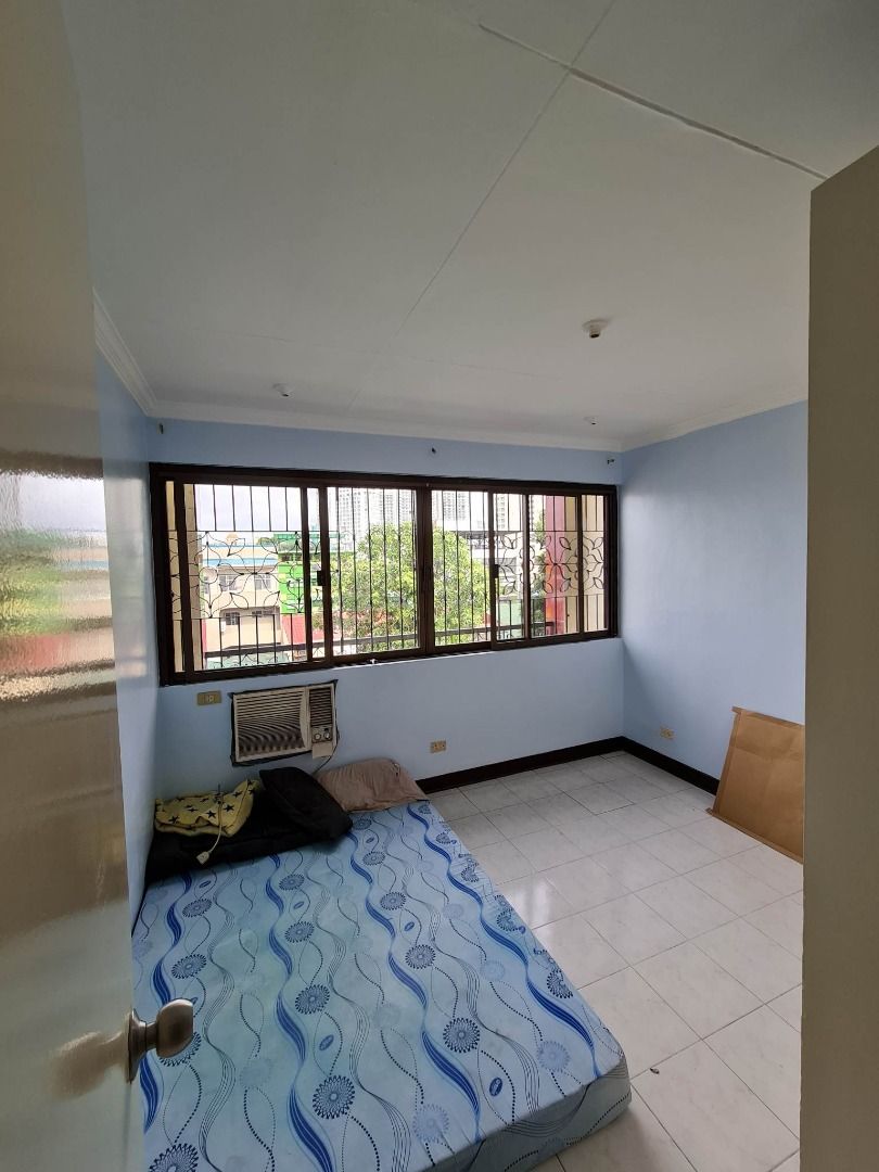 Four story Apartment Building with roof deck in Poblacion, Makati ...