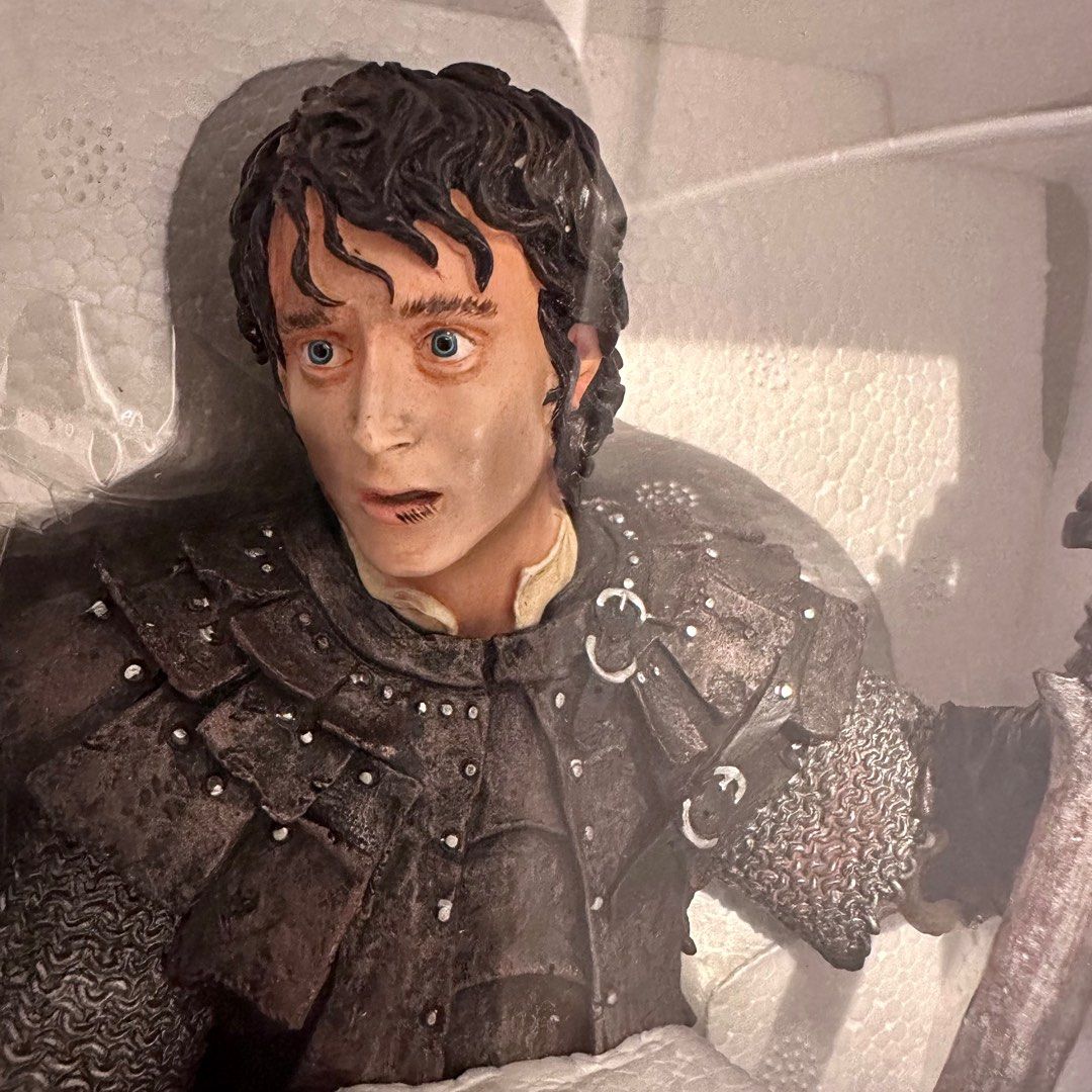 Frodo Baggins in Orc Armor The Lord of the Rings Collectible Bust by ...