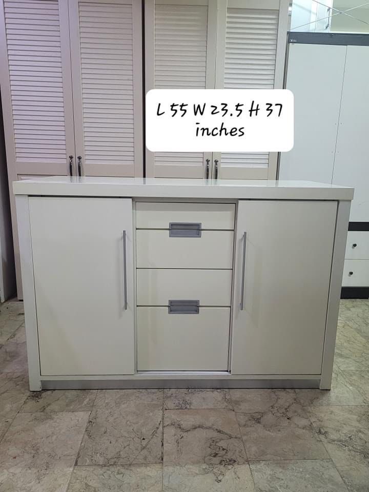 FS: KITCHEN COUNTER | BAR TABLE *duco finish *heavy *adjustable shelves ...