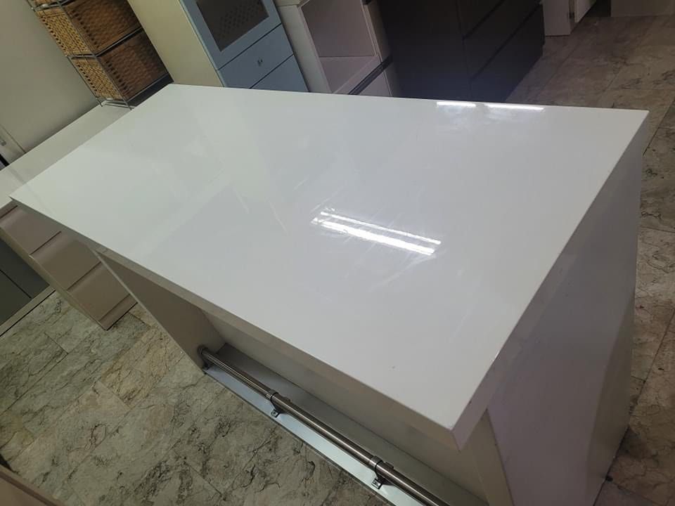 FS: KITCHEN COUNTER | BAR TABLE *duco finish *heavy *adjustable shelves ...