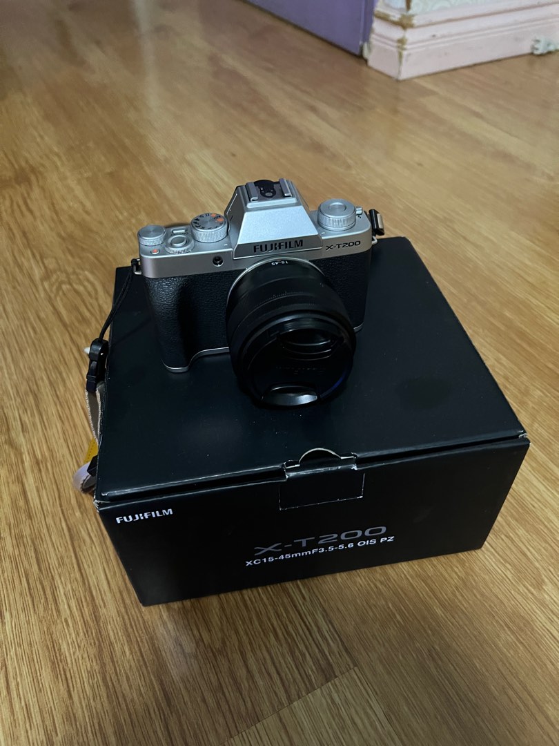 Fujifilm XT-200, Photography, Cameras on Carousell