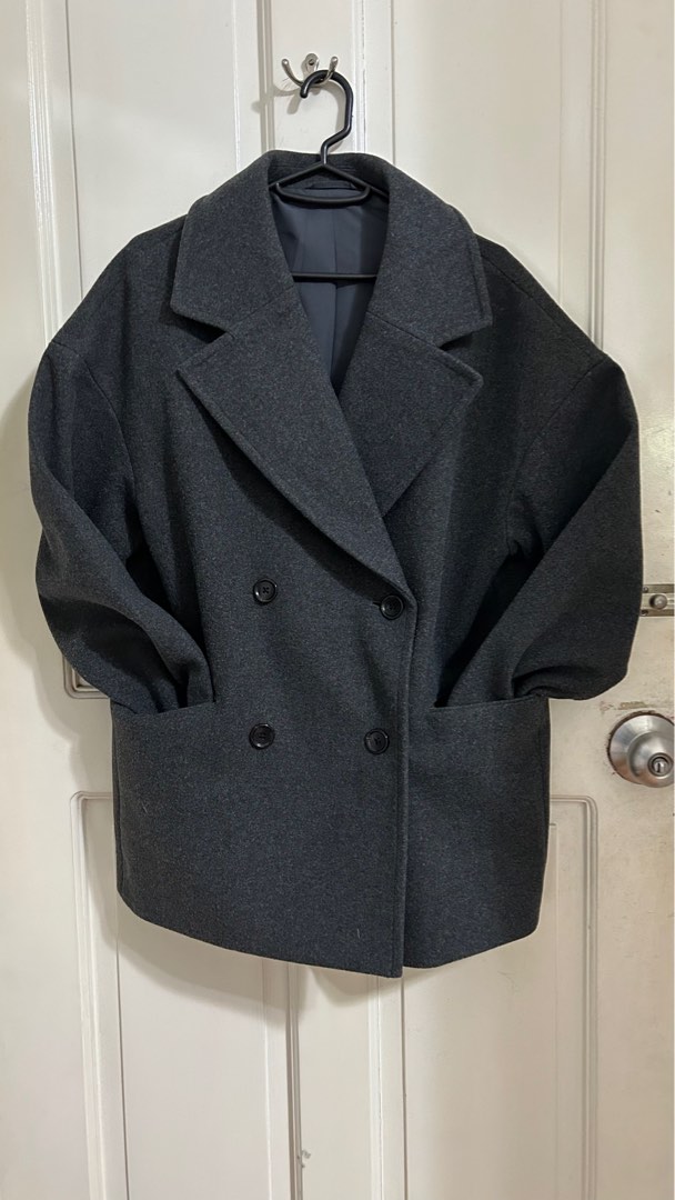 GU gray coat, Women's Fashion, Coats, Jackets and Outerwear on Carousell