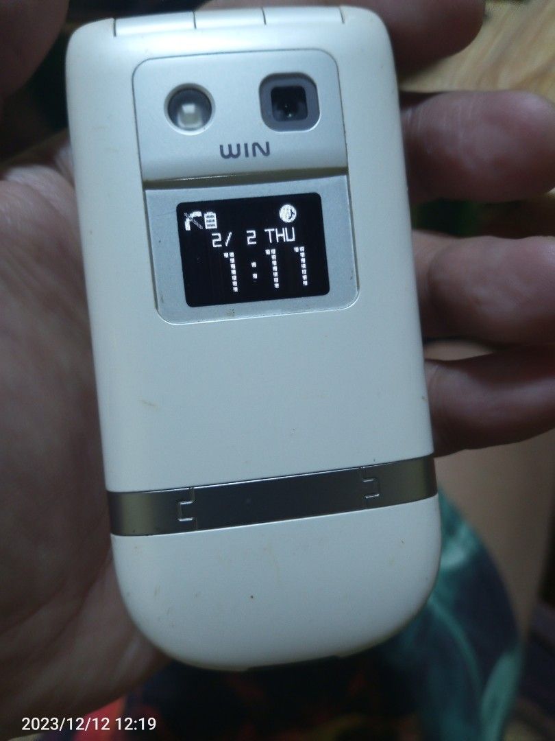 hitachi au flipfone japan, Mobile Phones & Gadgets, Other Gadgets on ...