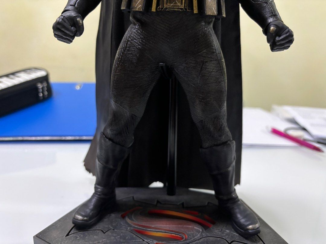 Hot Toys BvS Batman with Tech Cowl, Hobbies & Toys, Toys & Games on ...