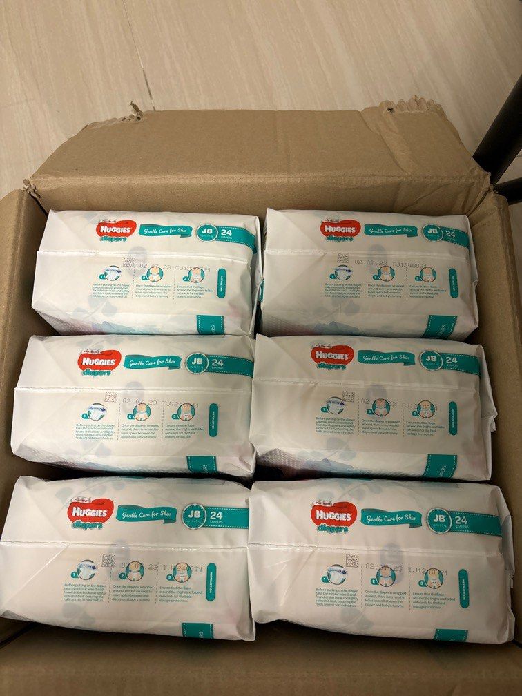 Huggies Platinum Just Born Diapers (JB), Babies & Kids, Bathing ...