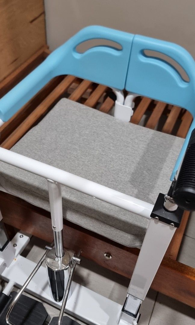HYDRAULIC TRANSFER COMMODE CHAIR, Health & Nutrition, Medical Supplies ...