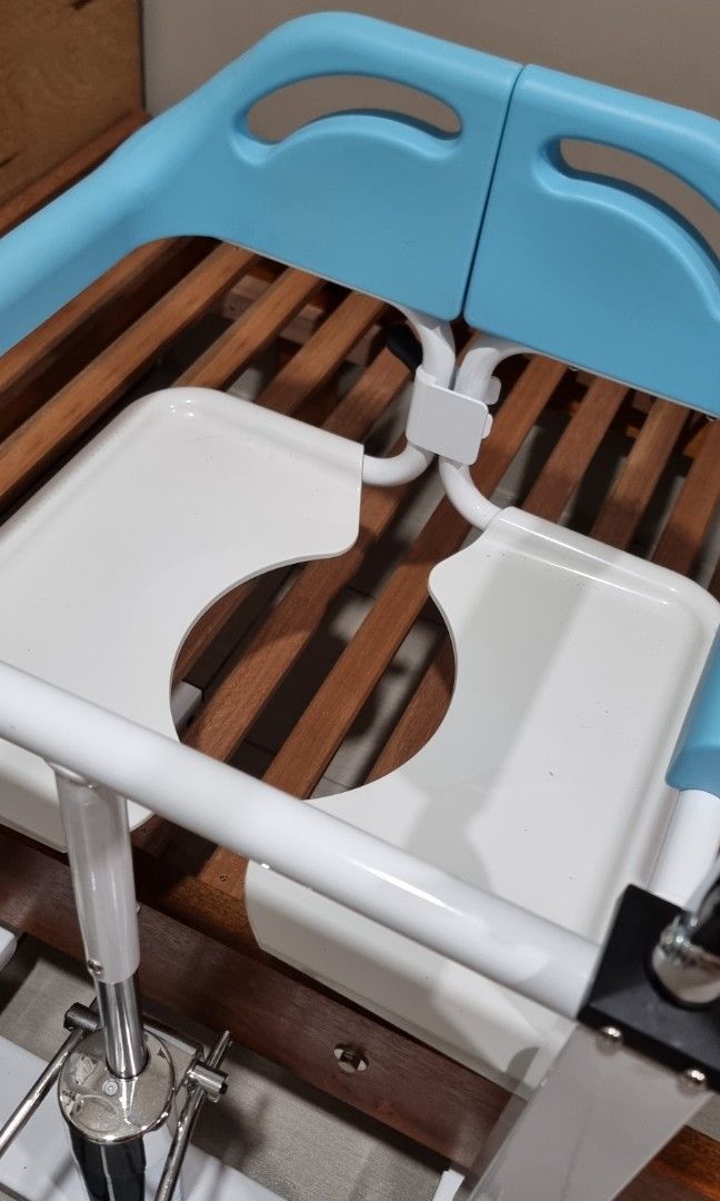 HYDRAULIC TRANSFER COMMODE CHAIR, Health & Nutrition, Medical Supplies ...