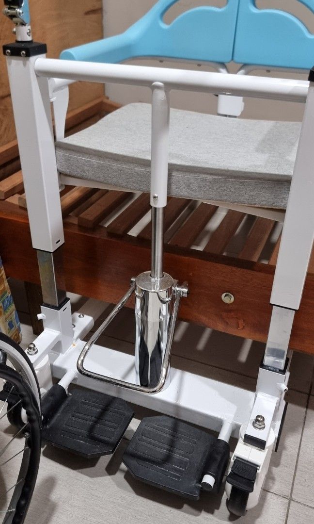 HYDRAULIC TRANSFER COMMODE CHAIR, Health & Nutrition, Medical Supplies ...