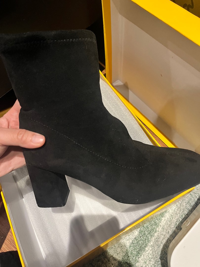 Korean boots with fleece, Women's Fashion, Footwear, Boots on Carousell