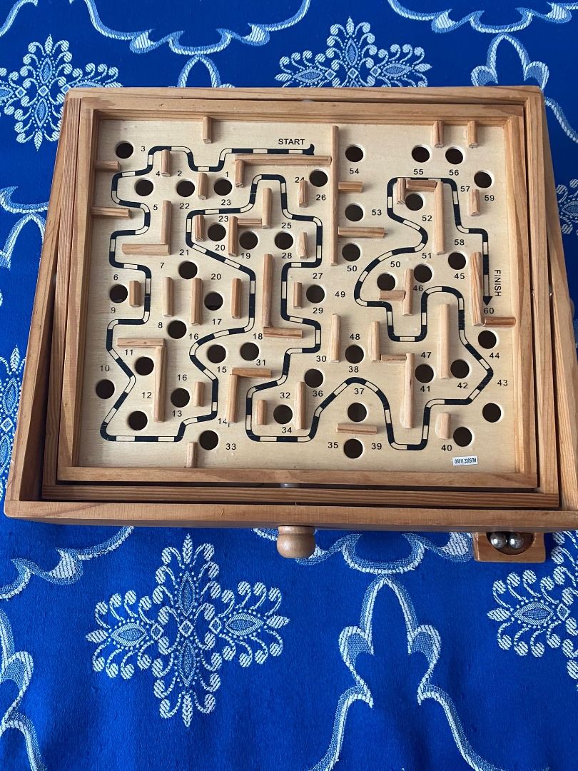 Labyrinth board game, Hobbies & Toys, Toys & Games on Carousell