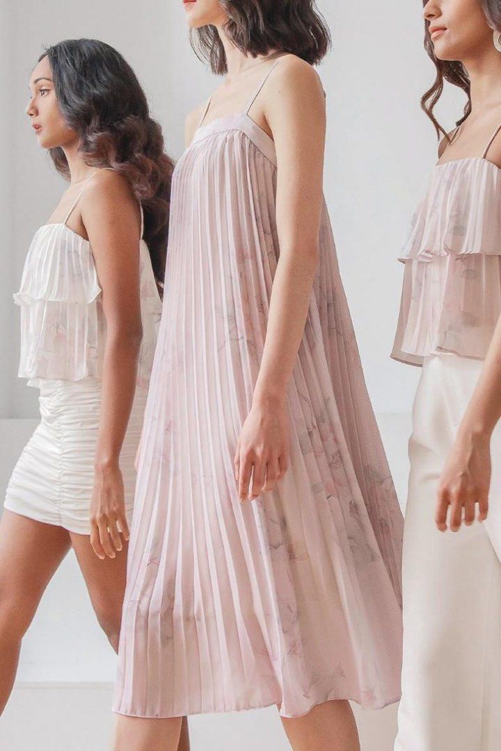 LOVET VELENE PLEATED FLORAL MIDI DRESS IN LILAC BLUSH, Women's Fashion ...