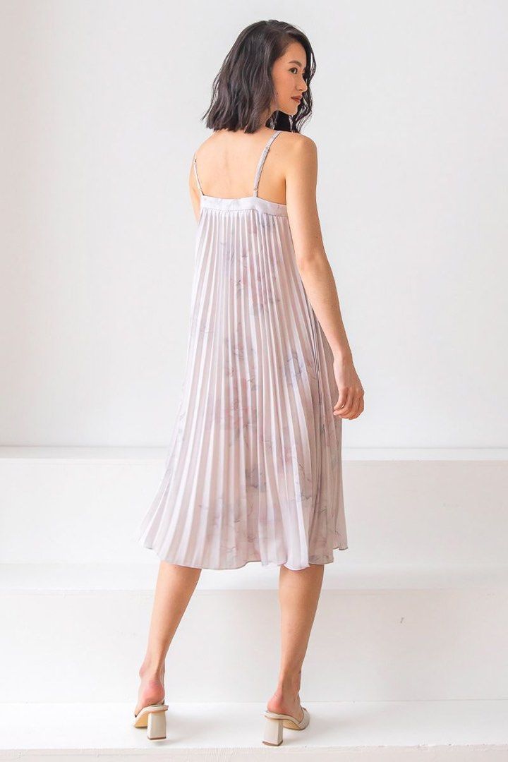 LOVET VELENE PLEATED FLORAL MIDI DRESS IN LILAC BLUSH, Women's Fashion ...