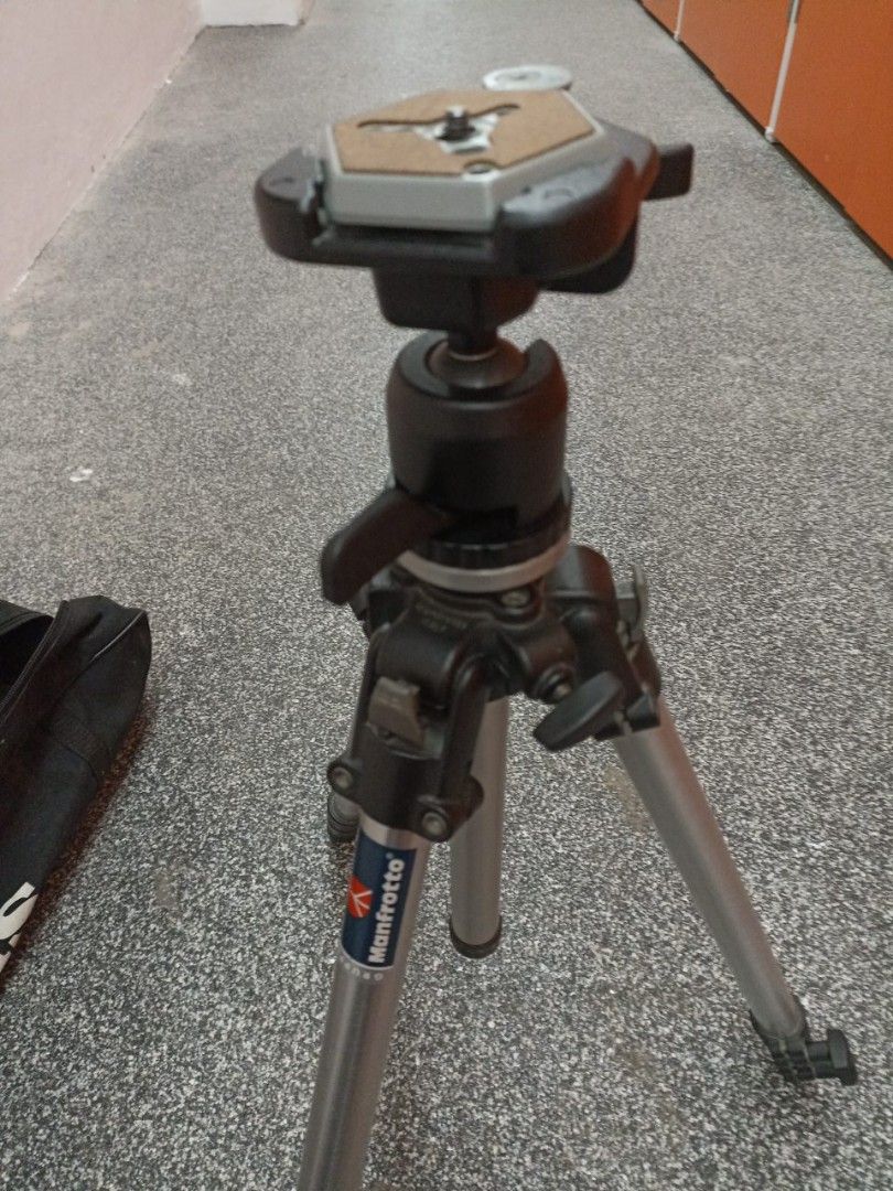 Manfrotto Tripod with Ball Head, Photography, Photography Accessories ...