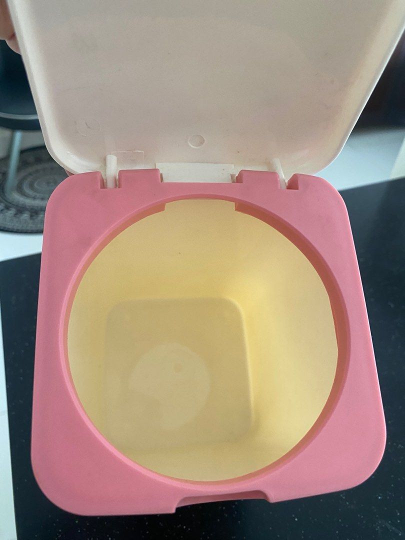mini daiso dush box, Furniture & Home Living, Cleaning & Homecare ...