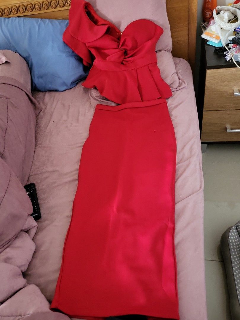 One Shoulder Dress red, Fesyen Wanita, Pakaian Wanita, Gaun & Rok di ...
