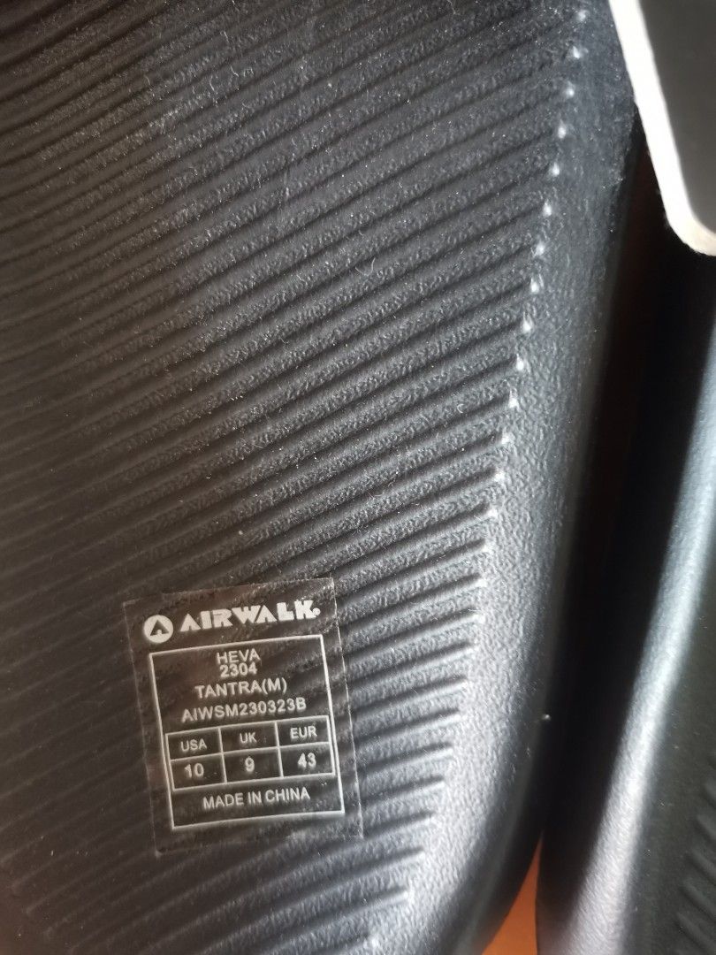 original airwalk slides, Men's Fashion, Footwear, Slippers & Slides on ...