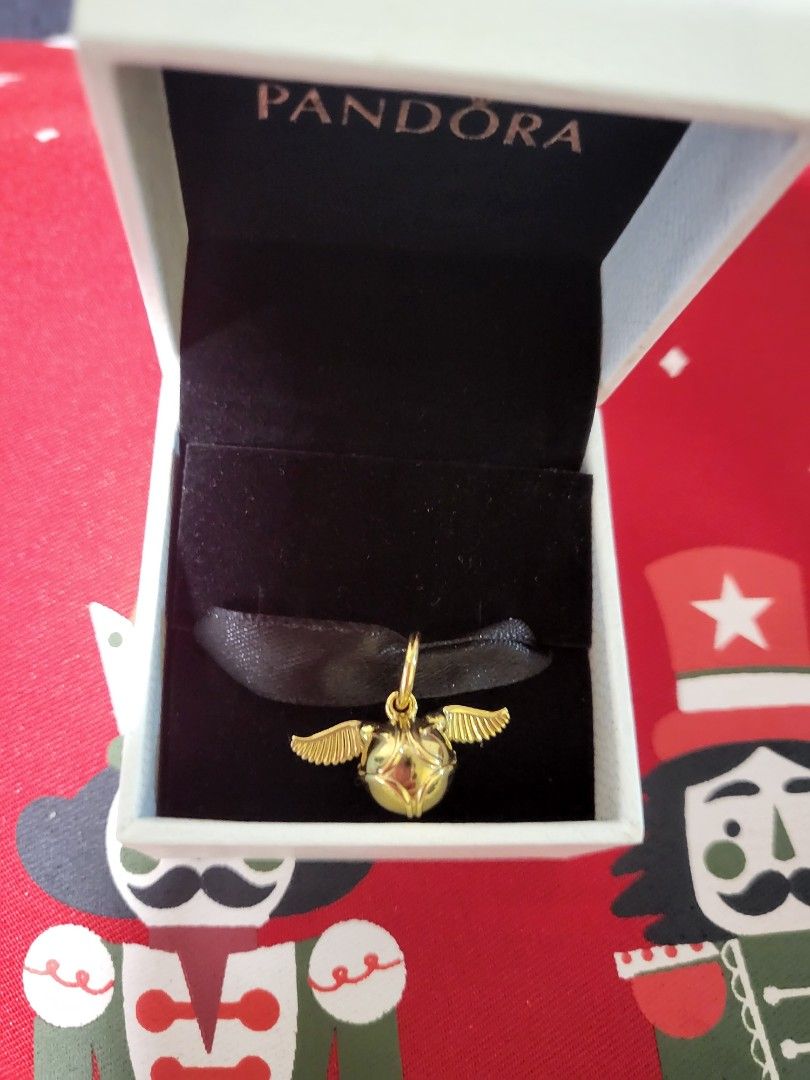 Pandora Harry Potter Golden Snitch Pendant, Women's Fashion, Jewelry ...