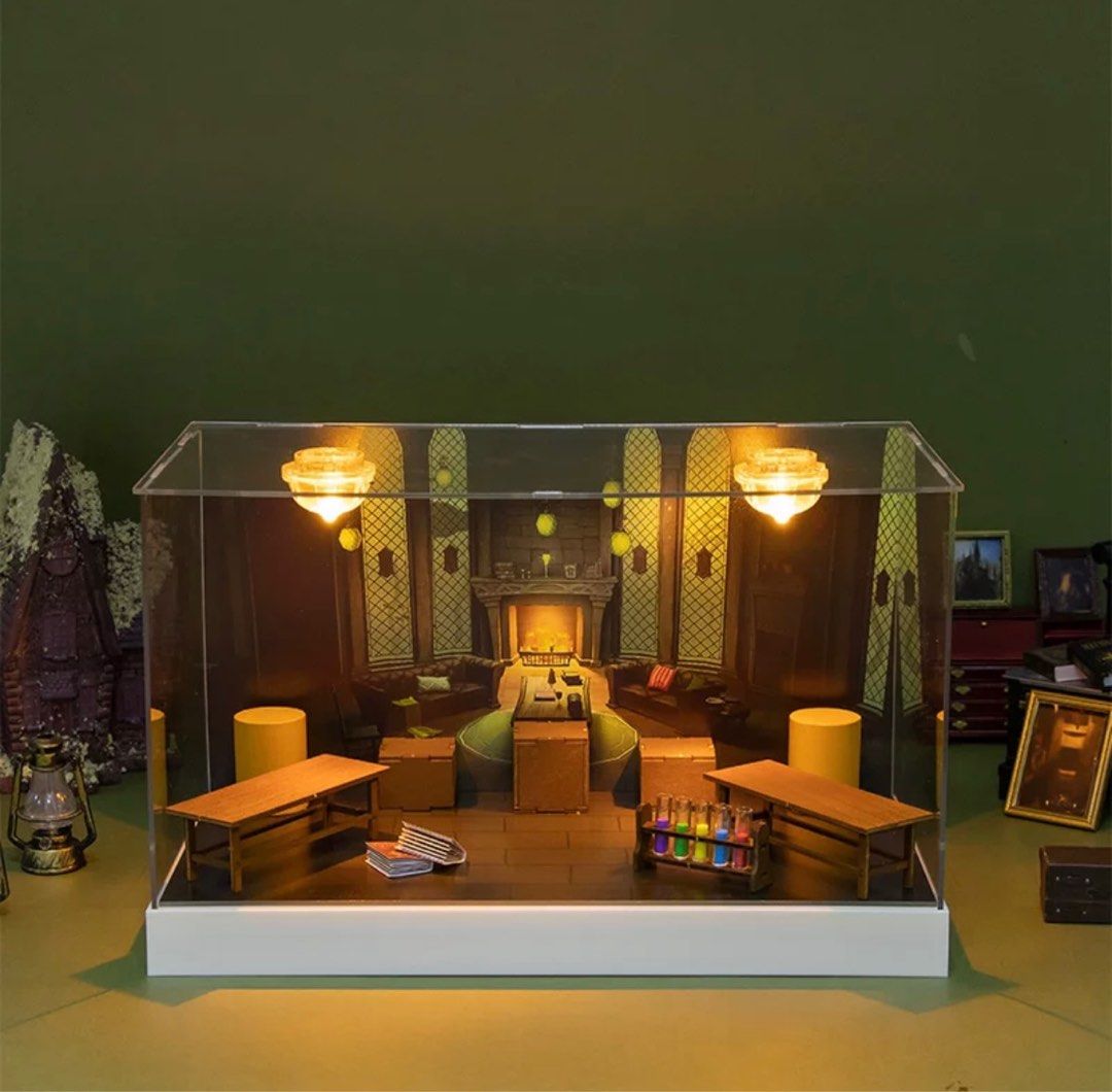 POPMART Display case SKULLPANDA, Hobbies & Toys, Toys & Games on Carousell