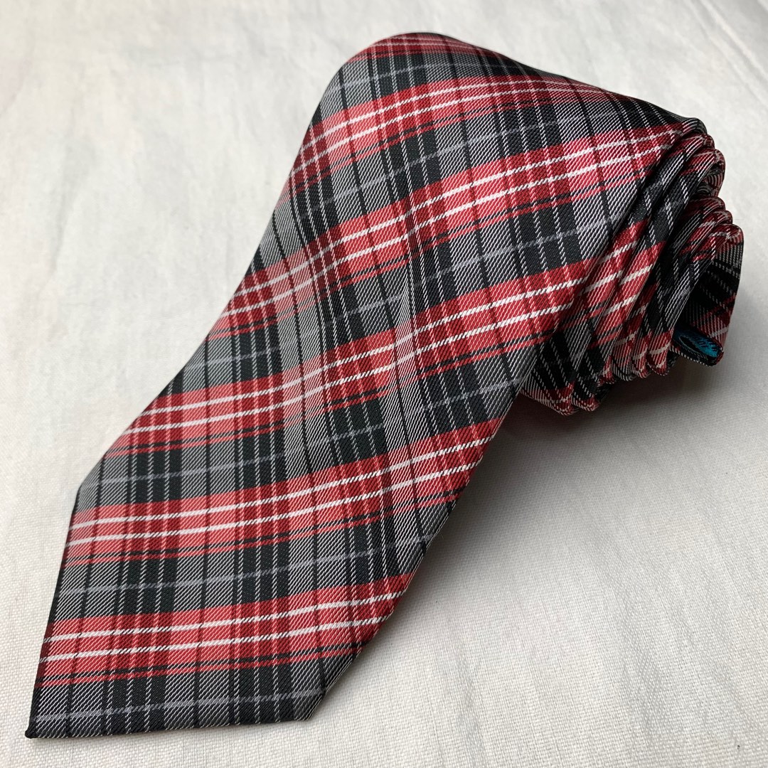 Red Plaid Necktie, Men's Fashion, Watches & Accessories, Ties on Carousell