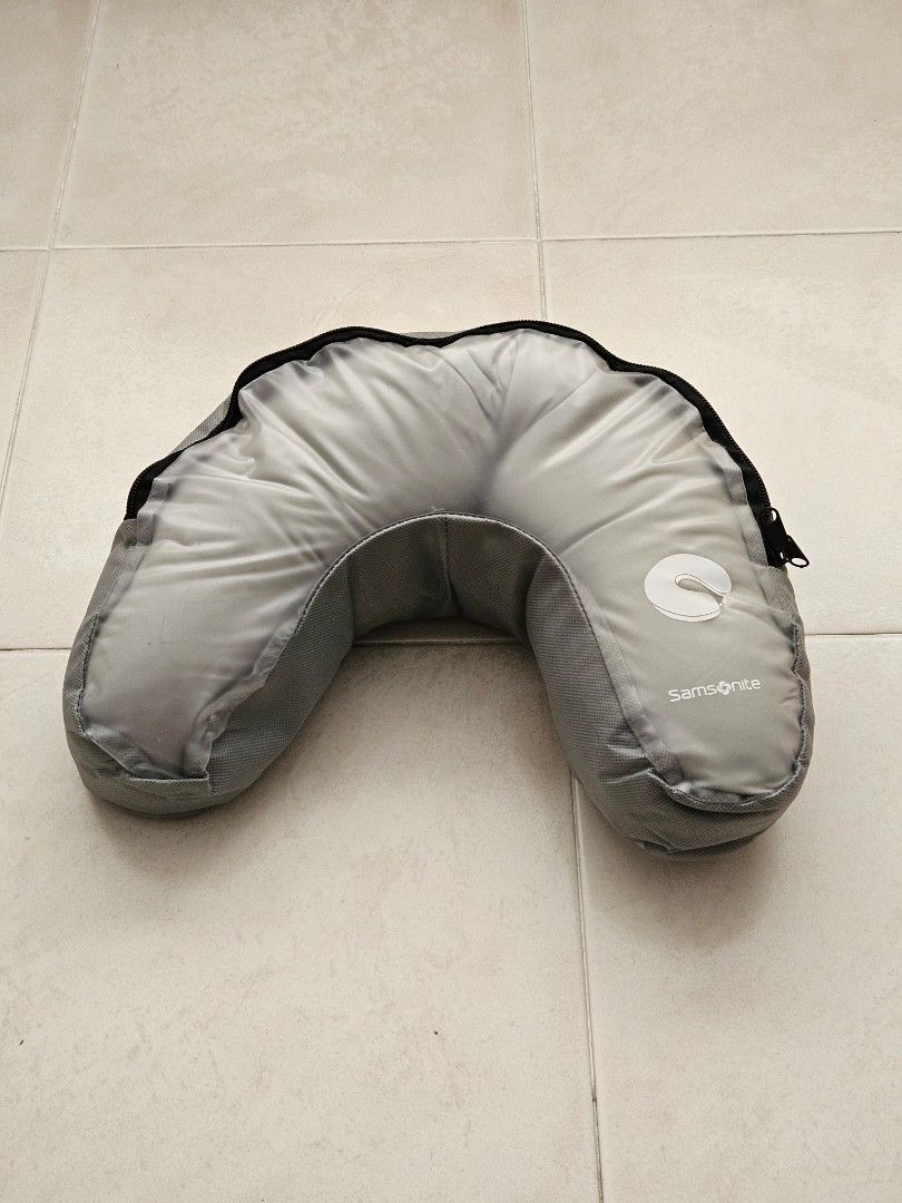 Samsonite travel pillow, Hobbies & Toys, Travel, Travel Essentials ...