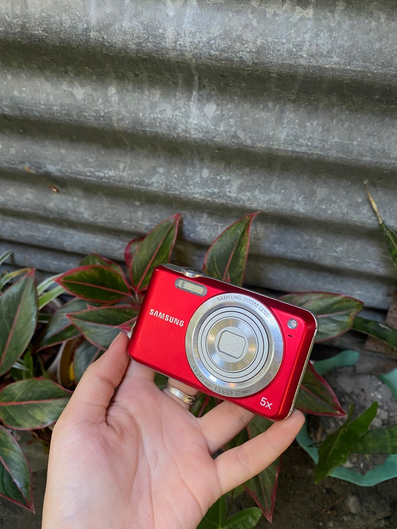 Samsung es70, Photography, Cameras on Carousell