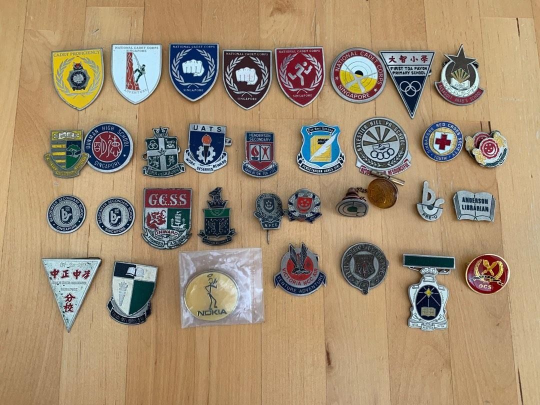 SureMark Name Tag Badge with Gold Safety Pin and Clip | School Badges ...