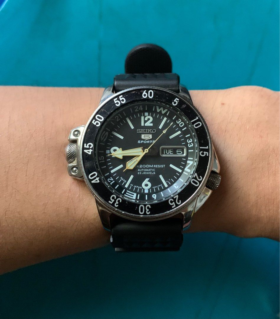 Seiko 5 Sports (SKZ211J1) Atlas Landshark, Men's Fashion, Watches ...