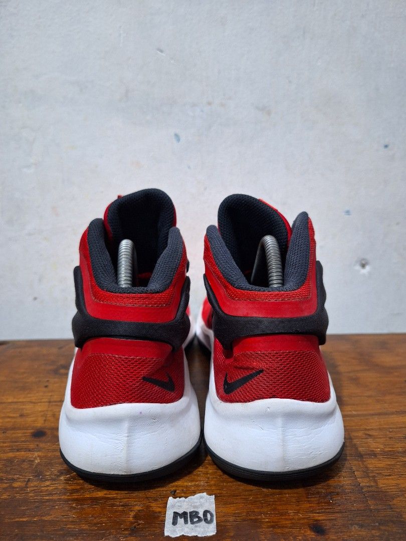 Sepatu basket second original Nike Air versitile 4 size 41, Fesyen Pria ...