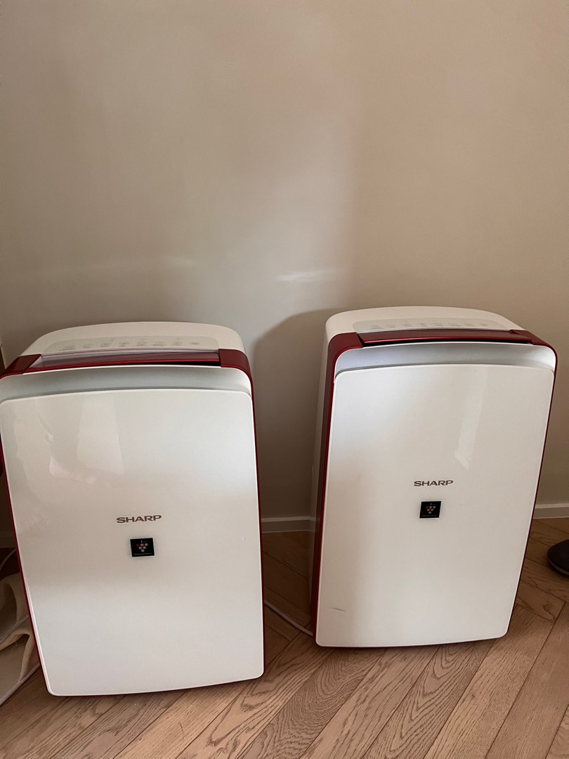 Sharp Dehumidifier (only 1 remaining), 家庭電器, 空氣清新機及抽濕機 - Carousell
