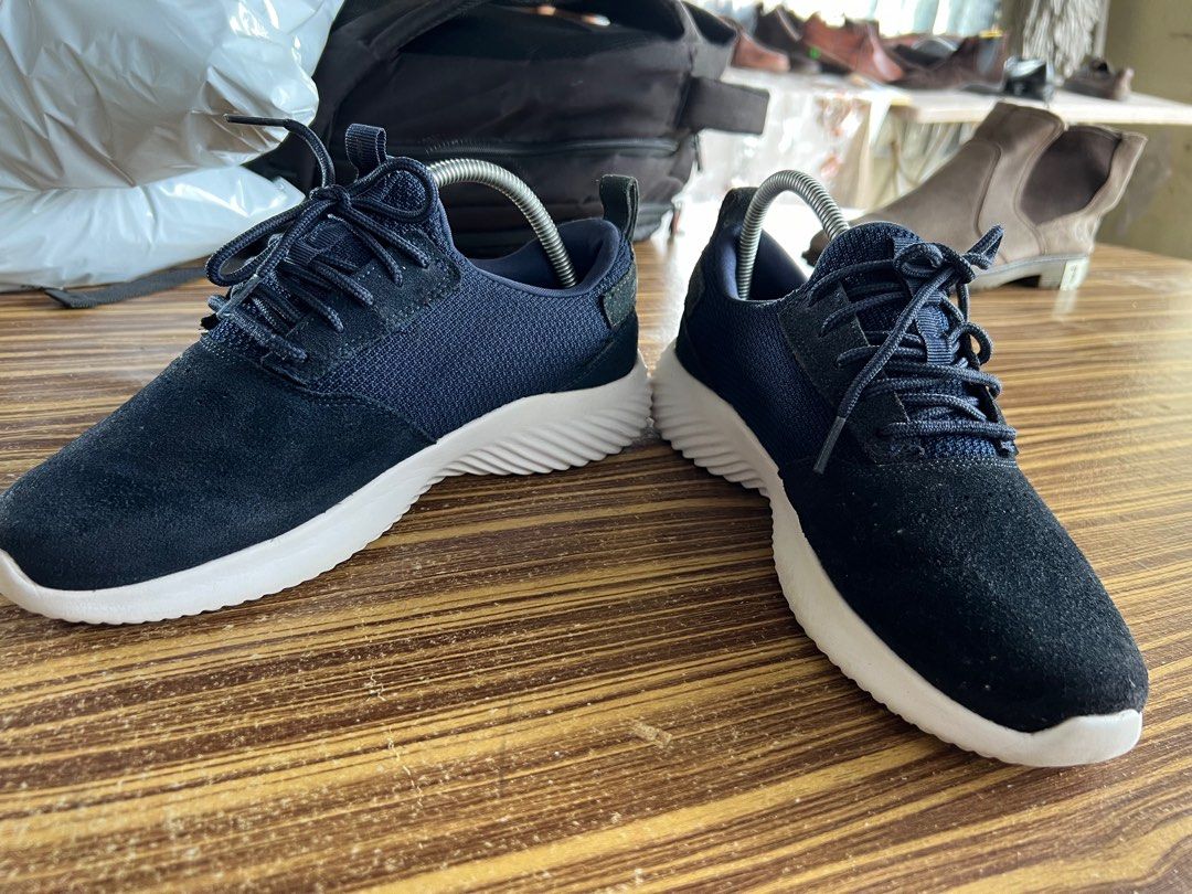 Skechers 6uk, Women's Fashion, Footwear, Sneakers on Carousell