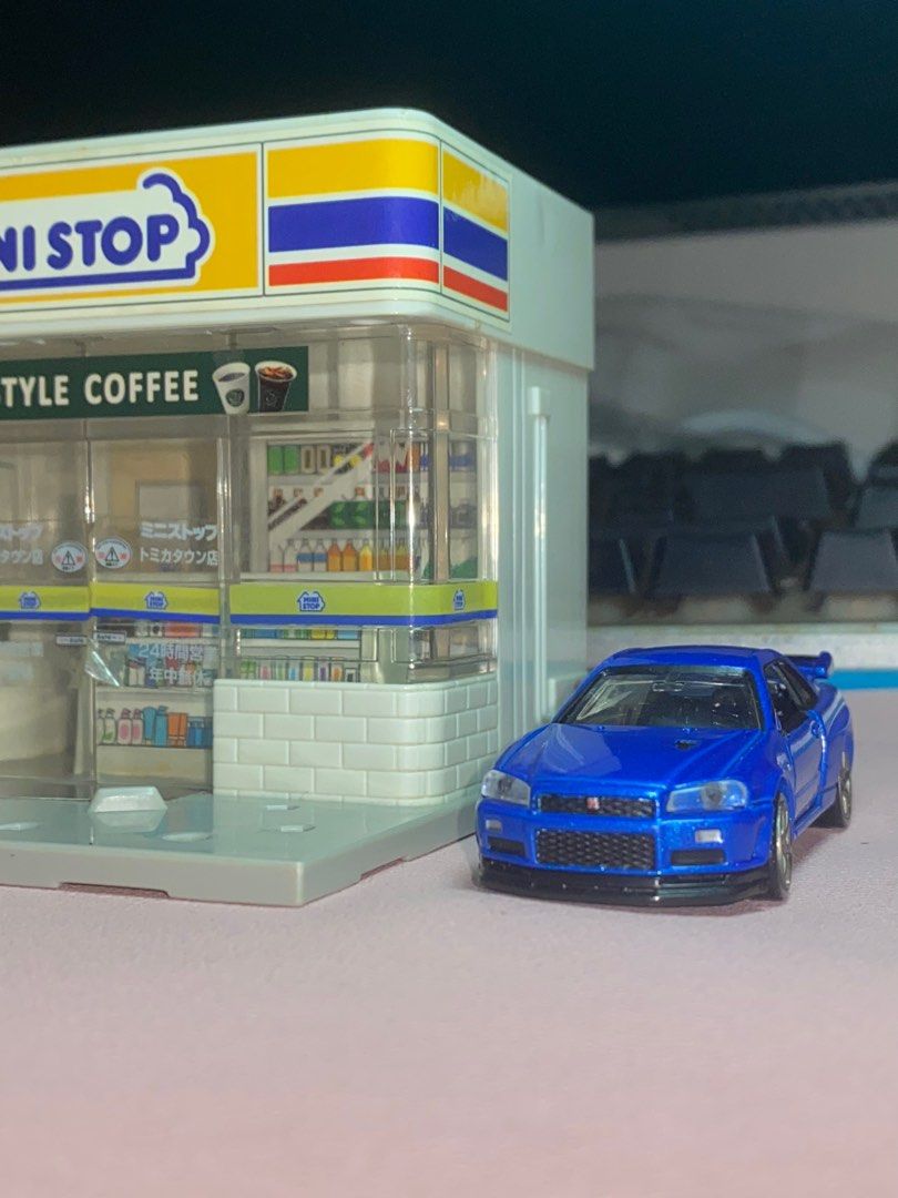 Tomica mini stop diorama, Hobbies & Toys, Toys & Games on Carousell