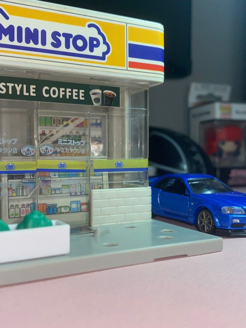 Tomica mini stop diorama, Hobbies & Toys, Toys & Games on Carousell