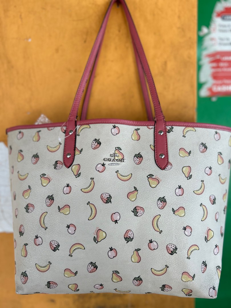 Tote coach riversible, Barang Mewah, Tas & Dompet di Carousell