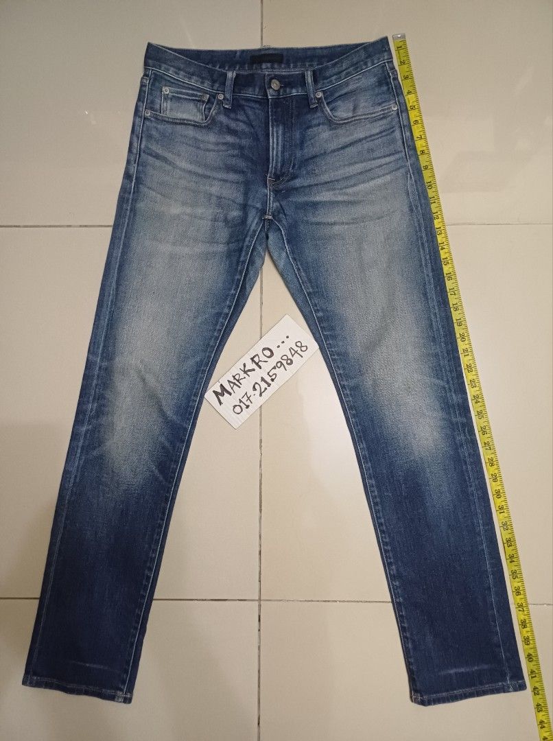 Uniqlo jeans slim fit, Men's Fashion, Bottoms, Jeans on Carousell