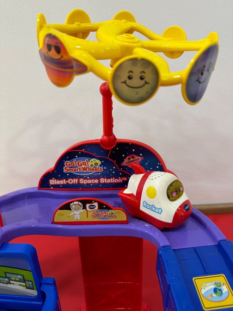 Vtech Toot toot Space Station, Hobbies & Toys, Toys & Games on Carousell
