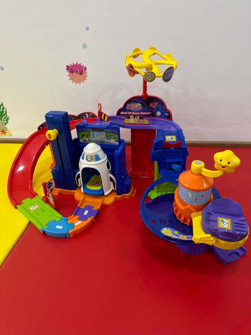 Vtech Toot toot Space Station, Hobbies & Toys, Toys & Games on Carousell