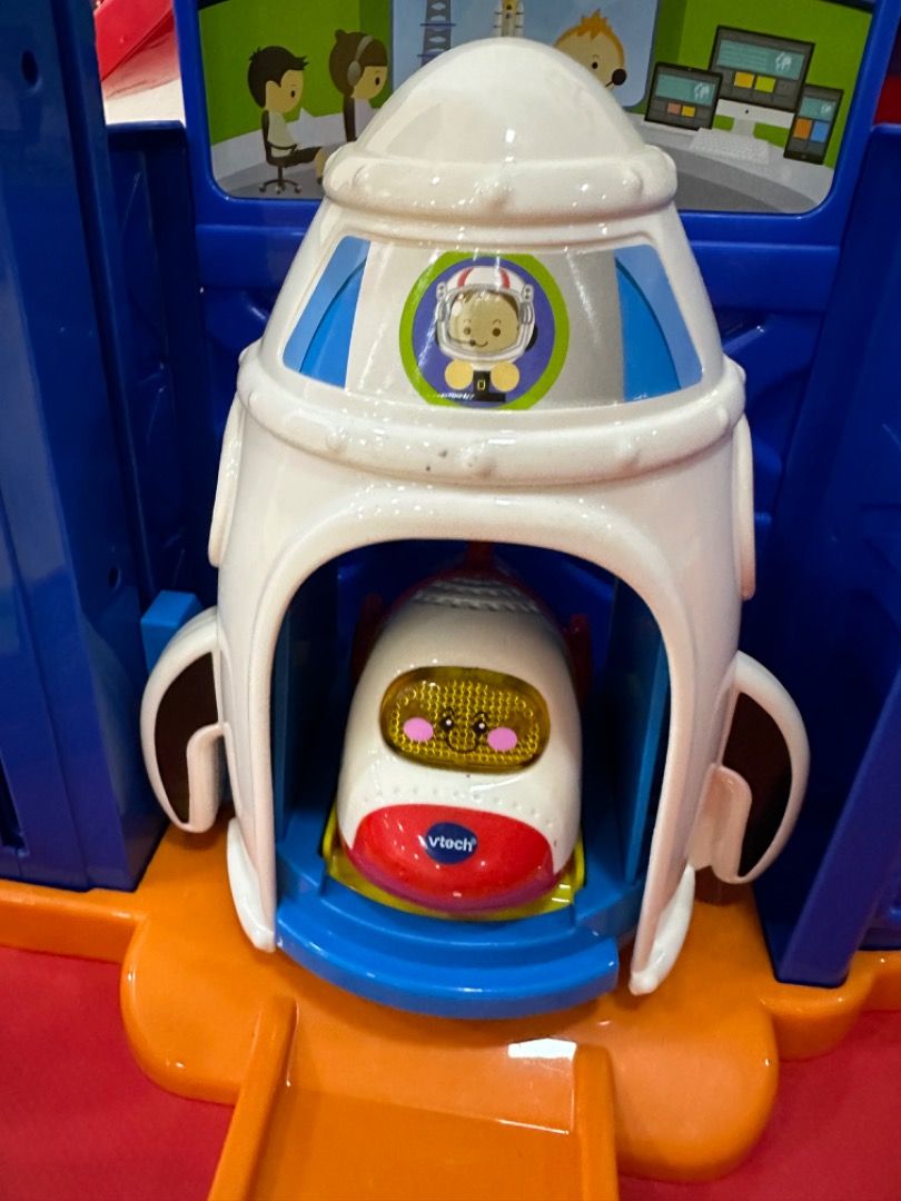 Vtech Toot toot Space Station, Hobbies & Toys, Toys & Games on Carousell