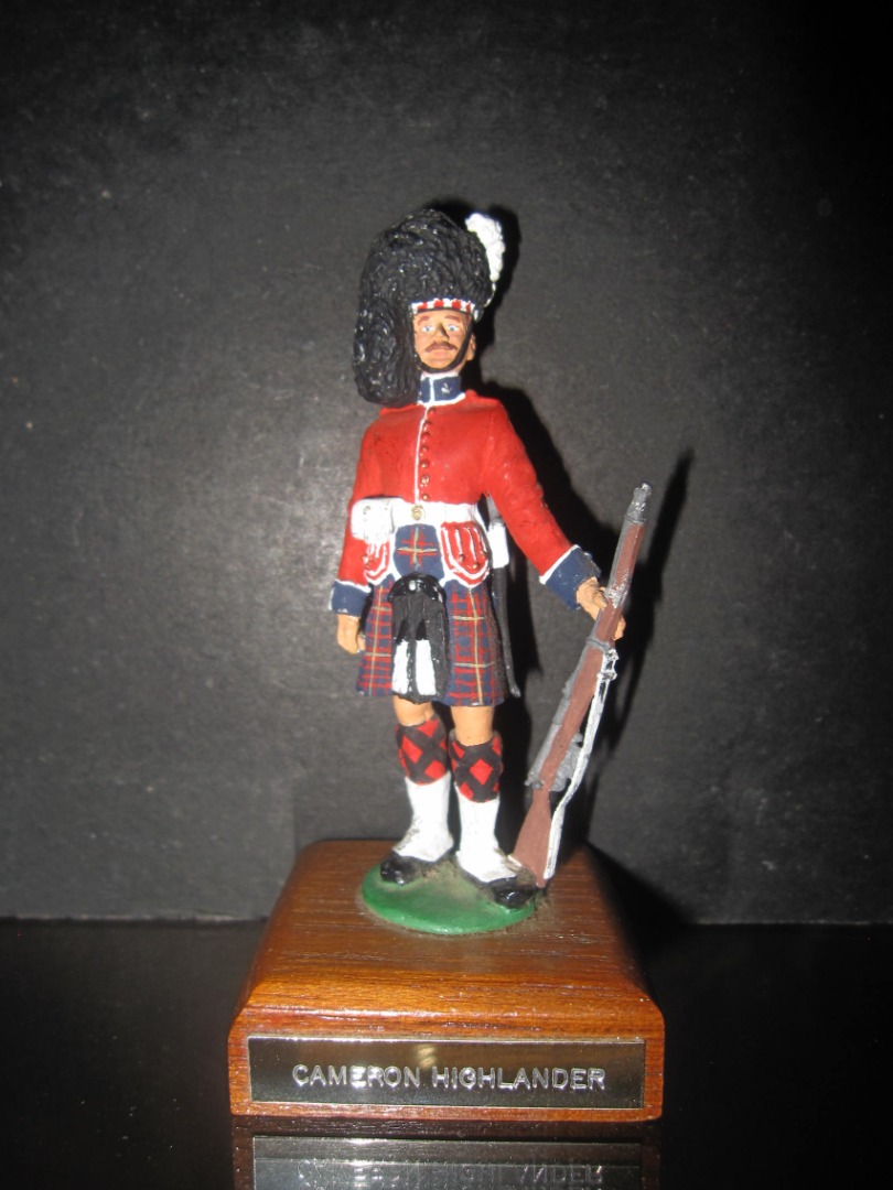 1970's Cast Lead Cameron Highlander Soldier on Wood Base, Hobbies ...