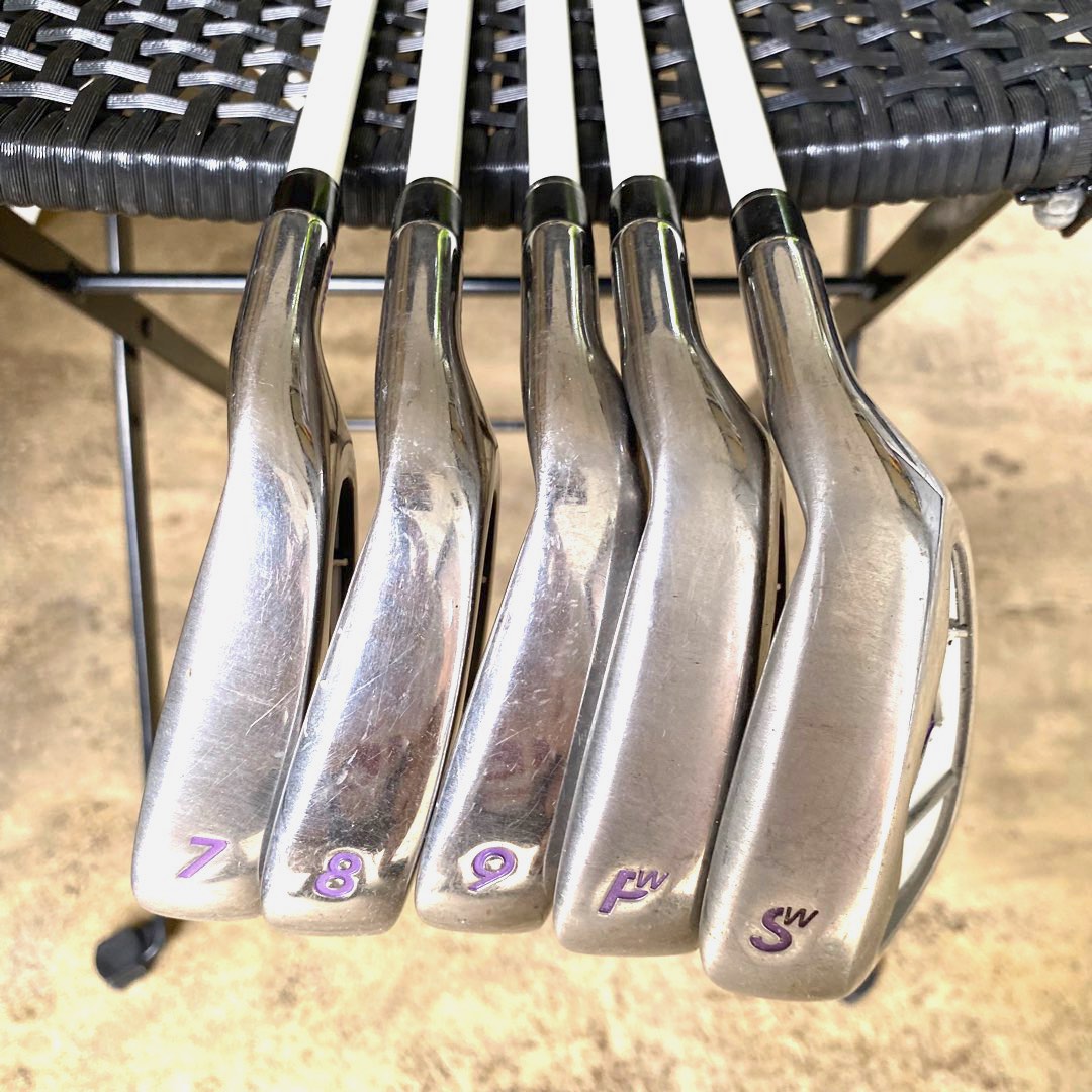 Akira AR-11 - Ladies Iron golf set (SW-7) & putter, Sports Equipment ...