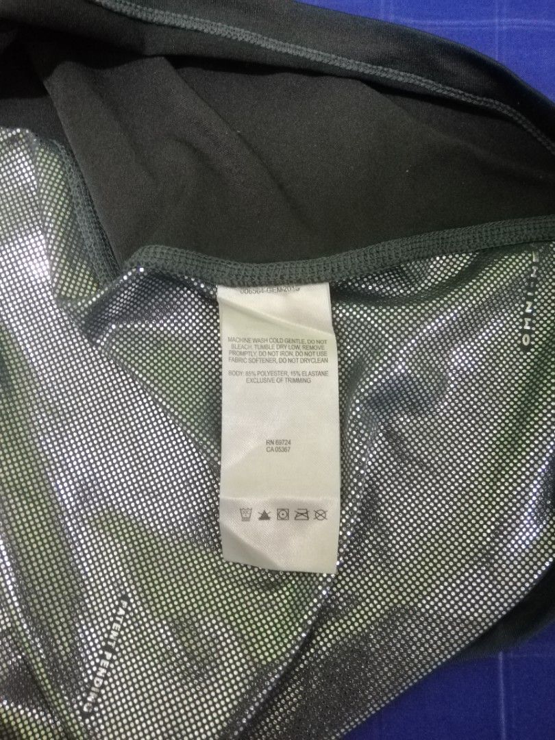 Columbia Rashguard long sleeves, Men's Fashion, Activewear on Carousell