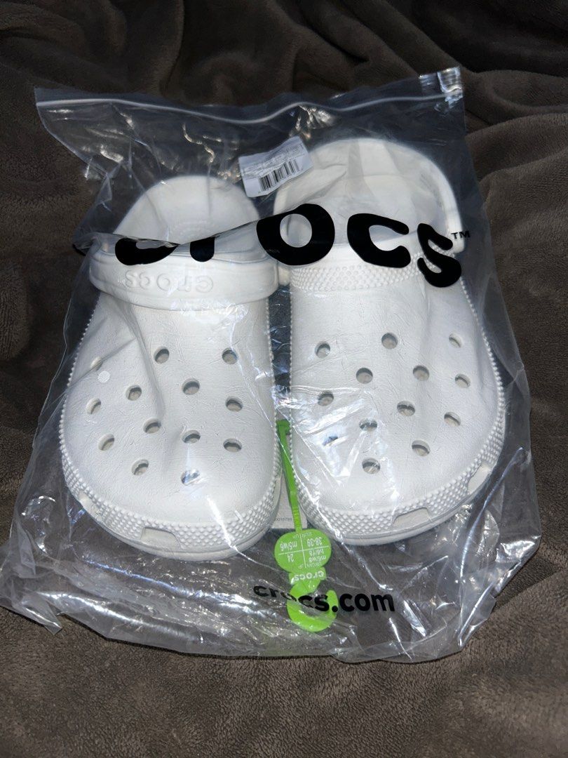 Crocs Classic Clog white m6/w8, Women's Fashion, Footwear, Slippers and slides on Carousell
