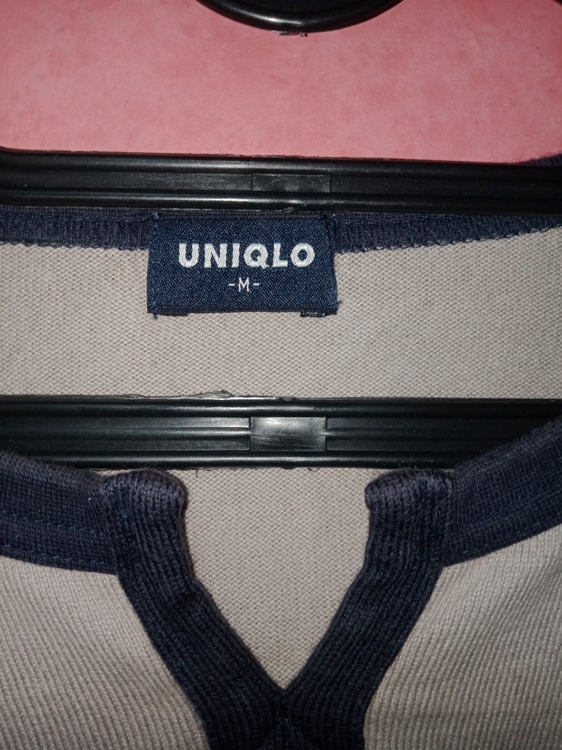 CROP KNIT UNIQLO, Fesyen Wanita, Pakaian Wanita, Atasan di Carousell