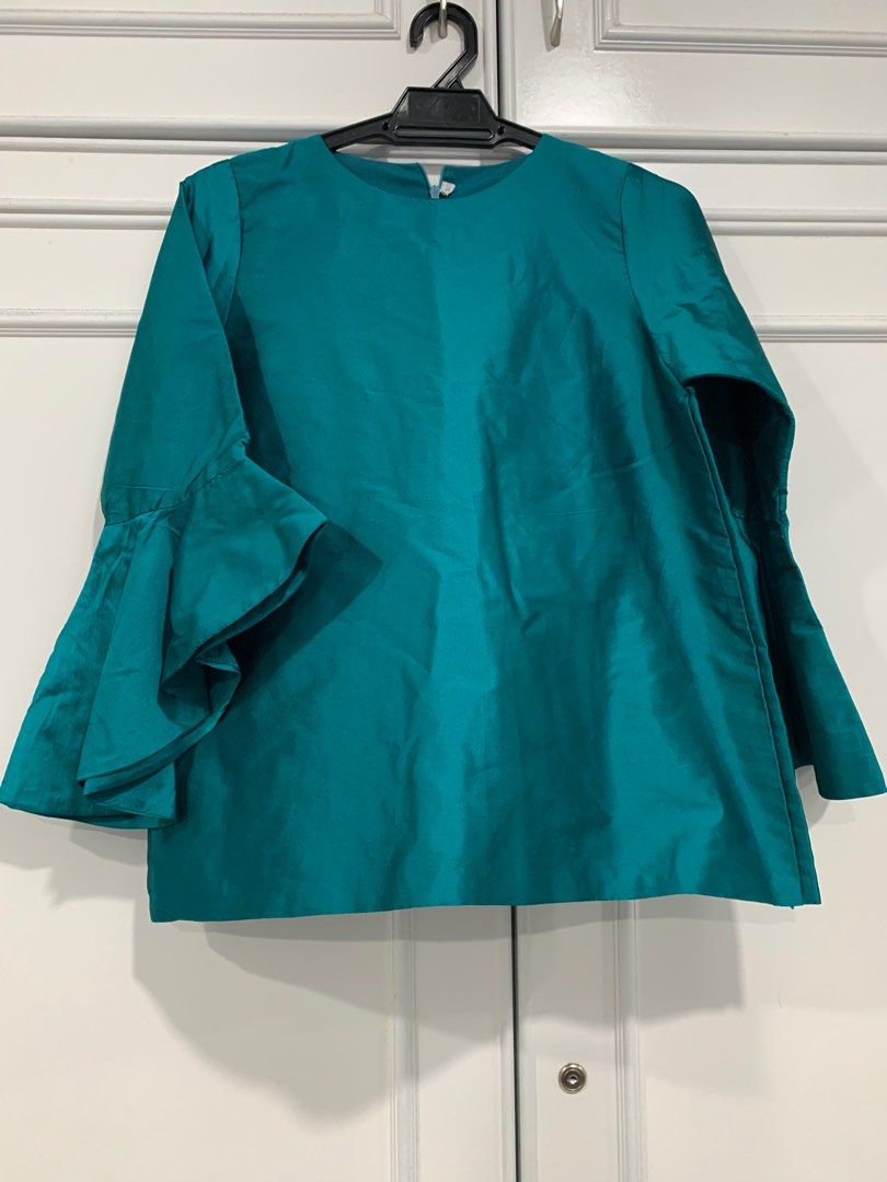 Emerald green blouse, Women's Fashion, Tops, Blouses on Carousell