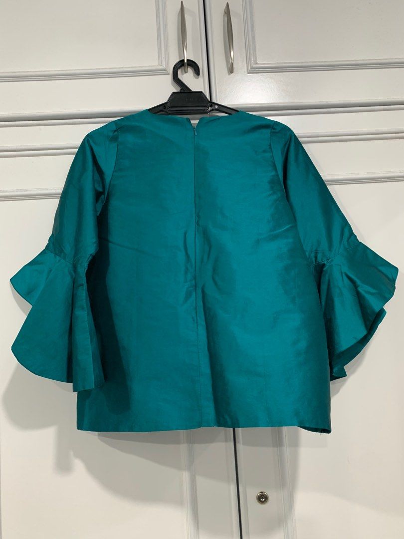 Emerald green blouse, Women's Fashion, Tops, Blouses on Carousell