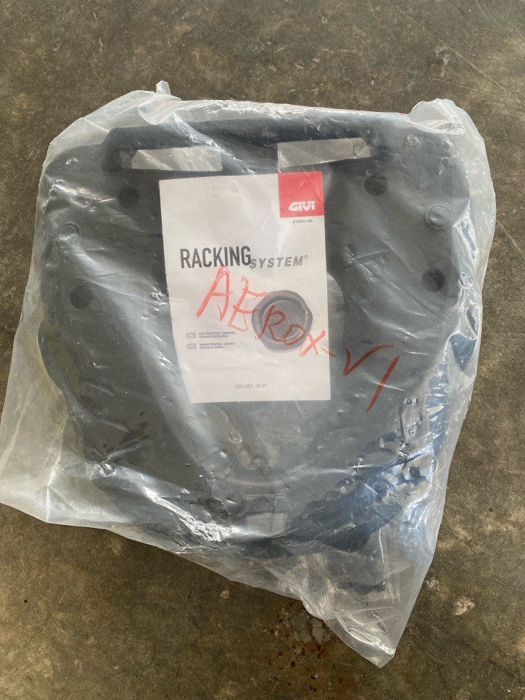 Givi base plate, Motorcycles, Motorcycle Accessories on Carousell