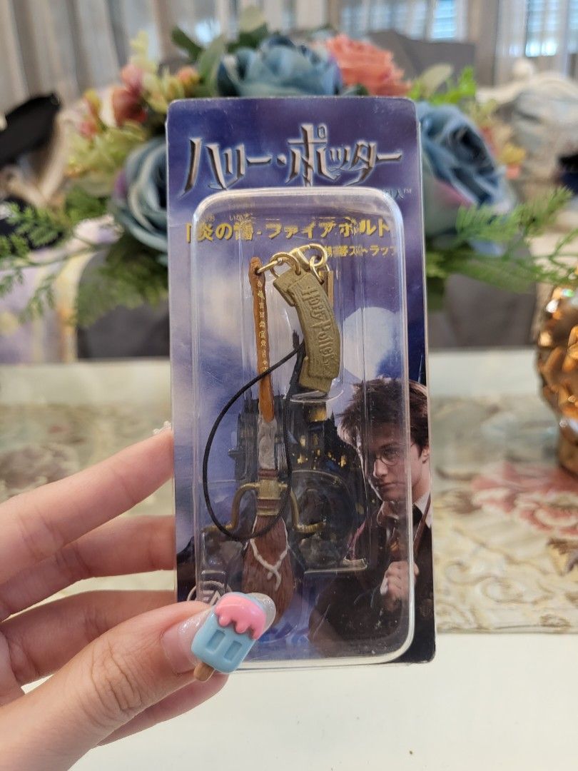 Harry Potter Firebolt Broomstick Keychain, Hobbies & Toys, Toys & Games ...