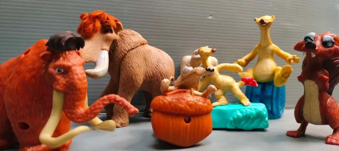Ice Age Figure Set, Toys & Collectibles, Mainan di Carousell