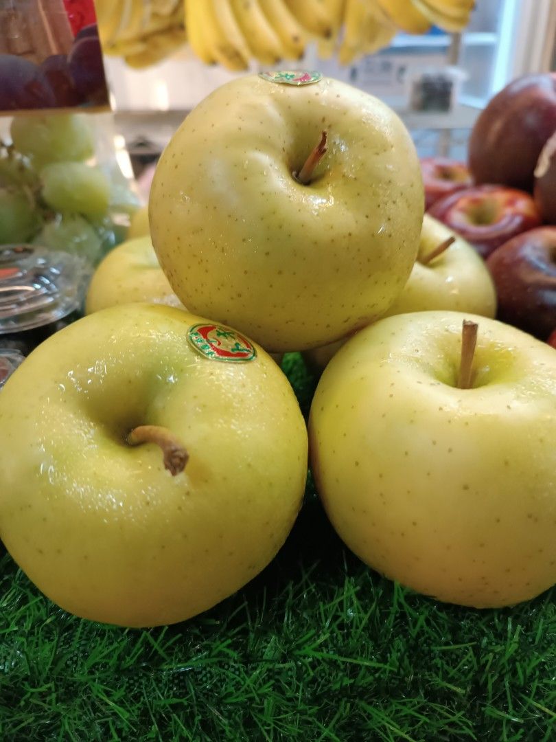 Japan Apple(Toki), 3pcs, Food & Drinks, Fresh Produce on Carousell