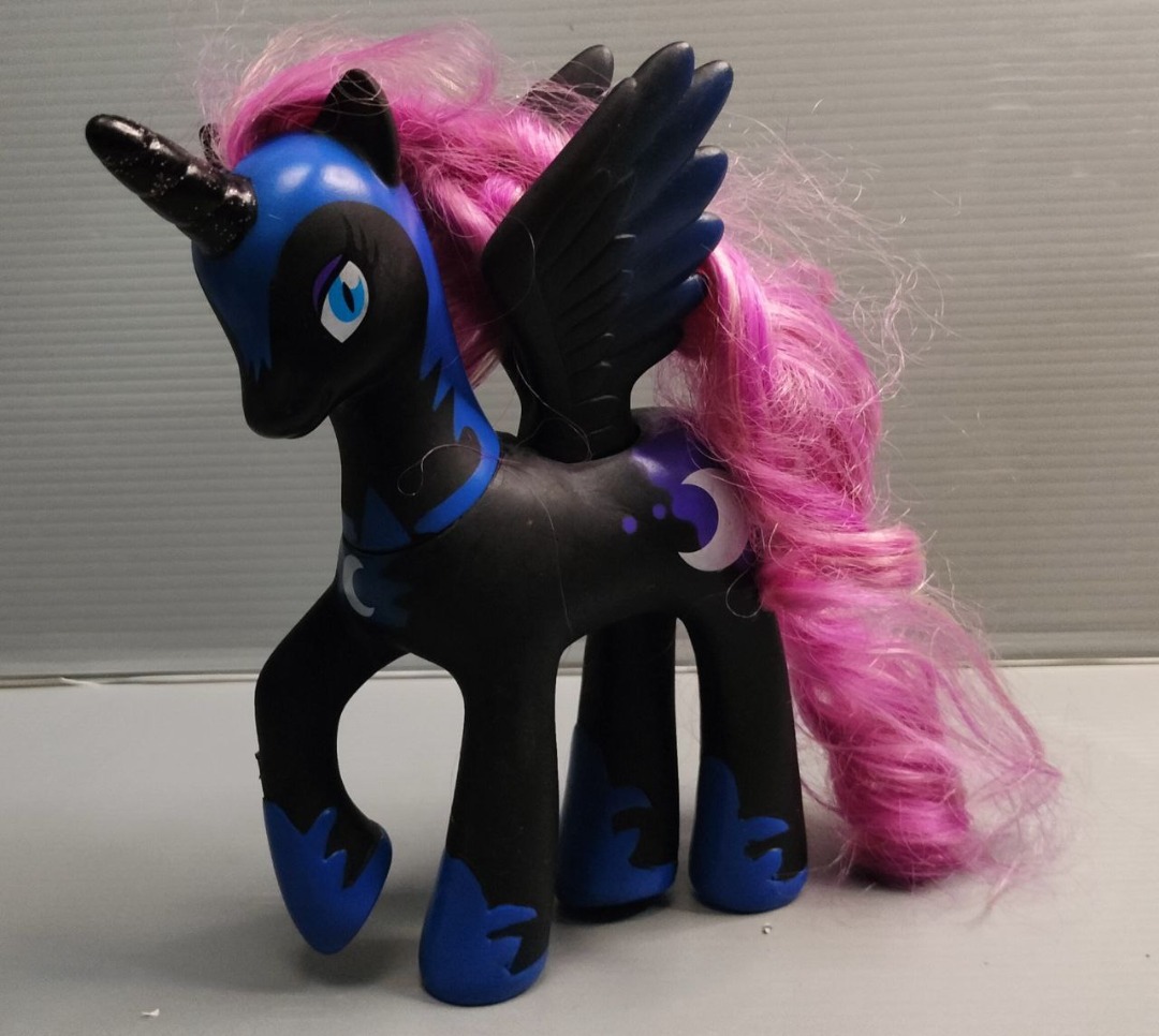 Little Pony Figure Nightmare Moon, Toys & Collectibles, Mainan di Carousell