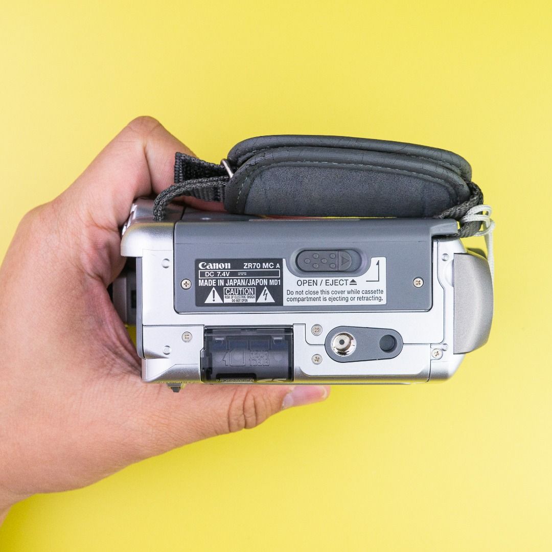 (MINI DV) Canon ZR70 MC Digital Video Camcorder Cassette Type Handycam ...